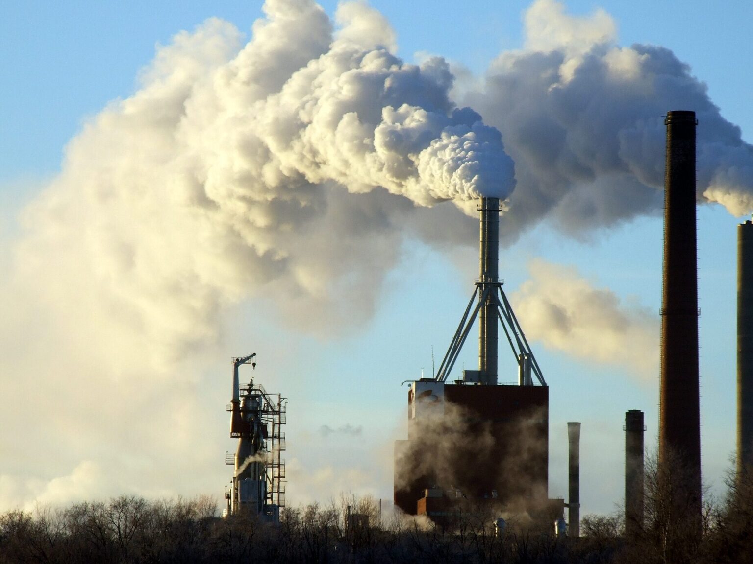 Emisión - Qué Es, Definición Y Concepto